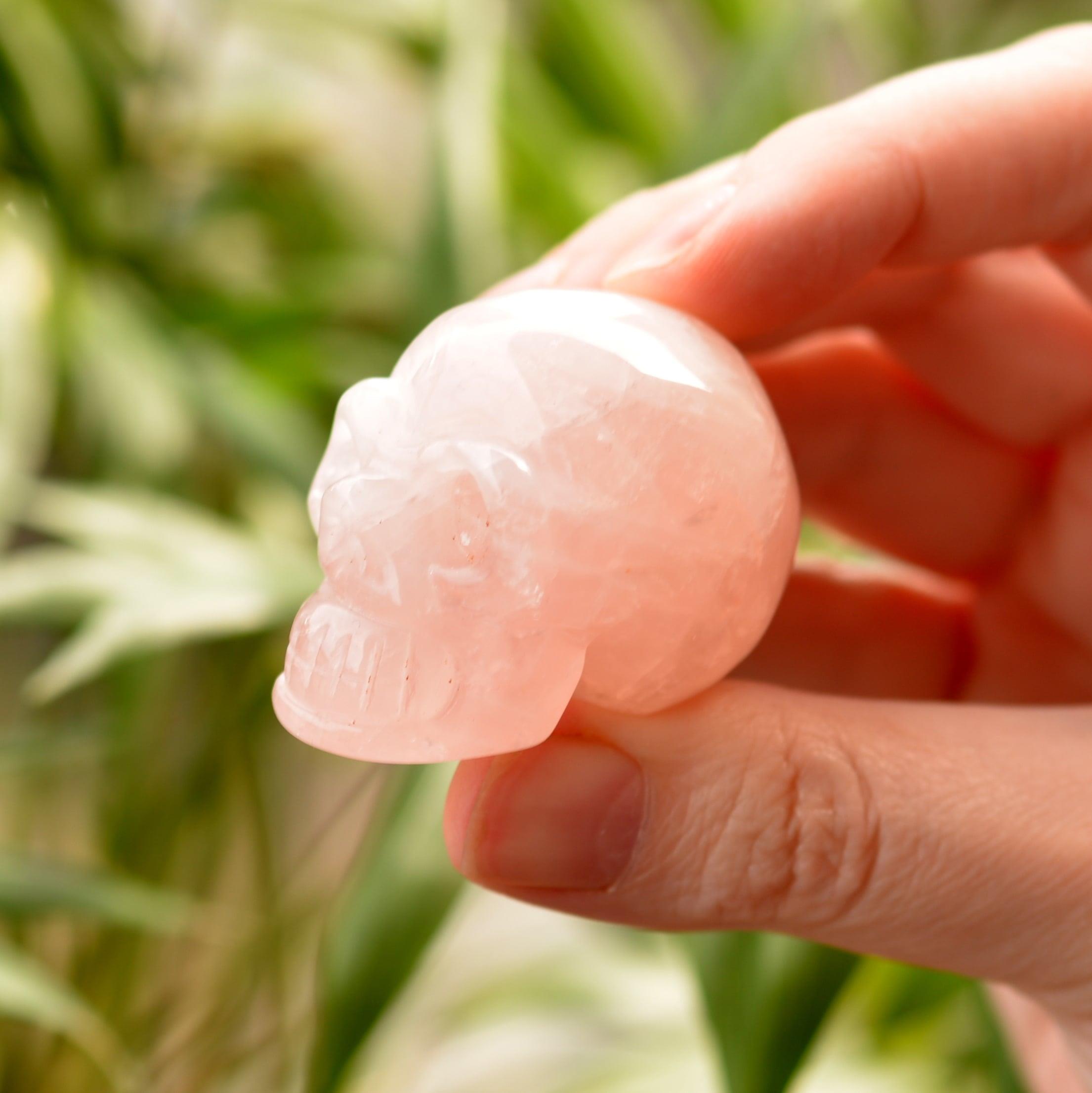 Pembe Kuvars Taşı Kuru Kafa Figürü